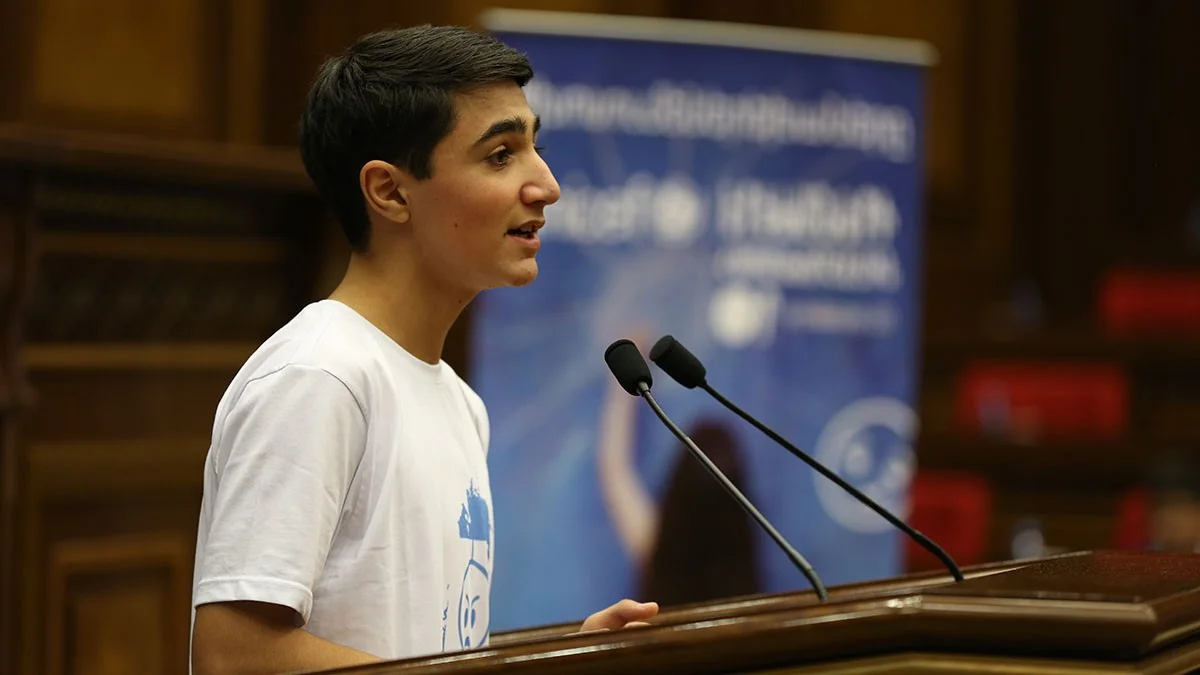 UNICEF advocates for active voting rights for 16-year-olds. | unicef.ch
