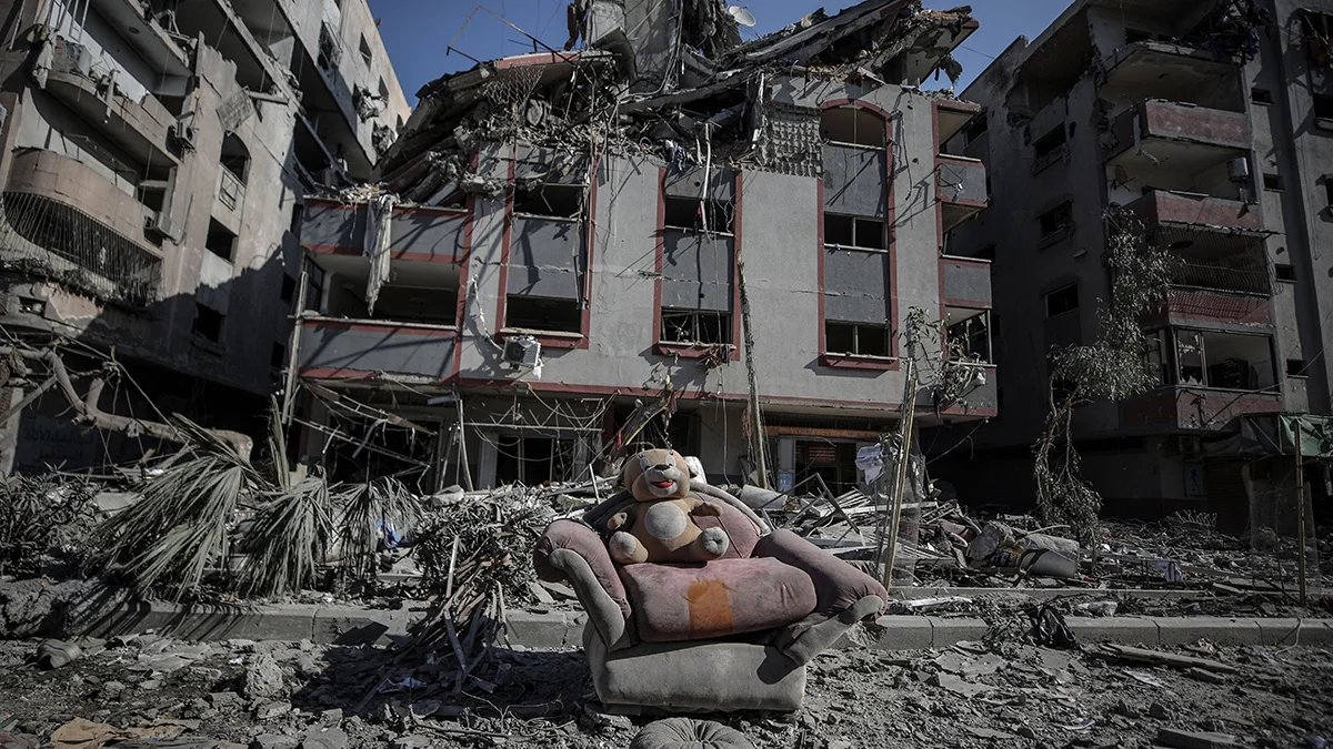 Gaza Strip: One million children threatened by collapsing healthcare ...